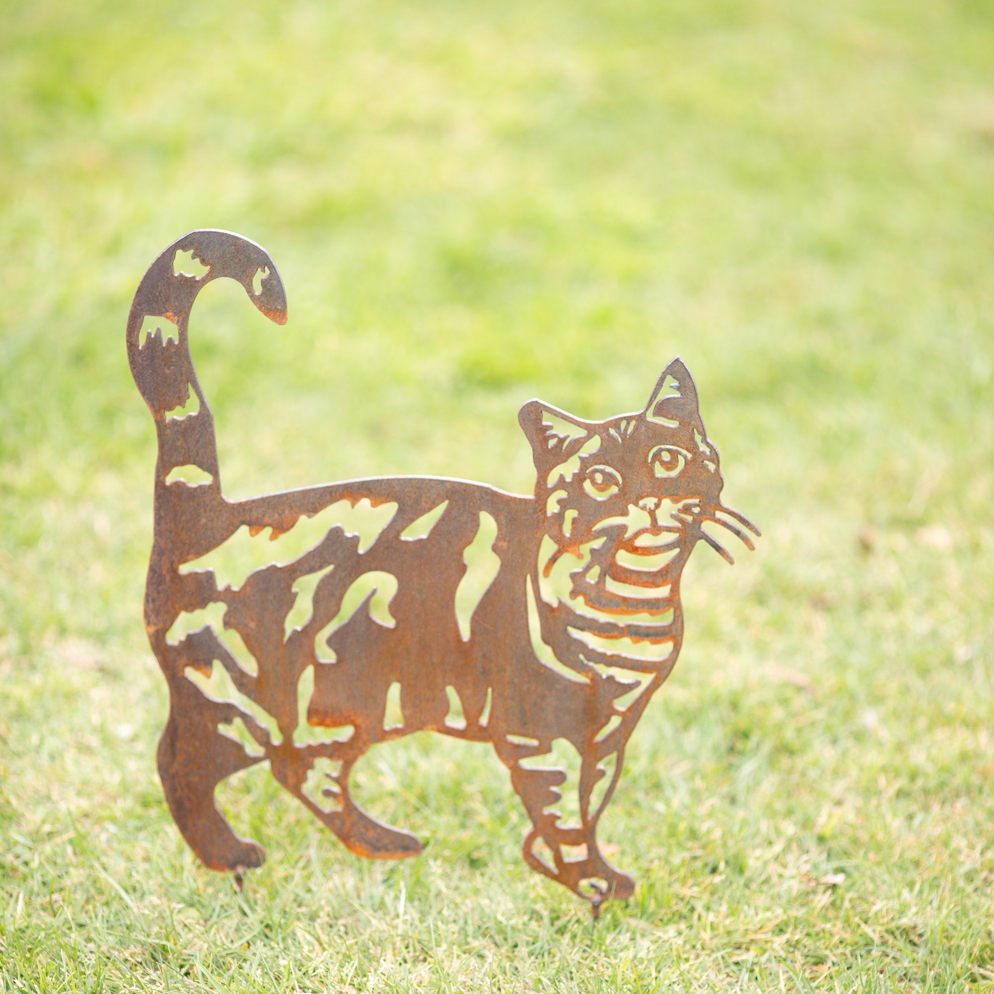 Tabby Cat Rusty Metal Memorial Sculpture | Gravelly Beach Metalworks